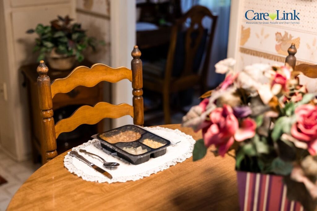 How Meals on Wheels Works and Helps